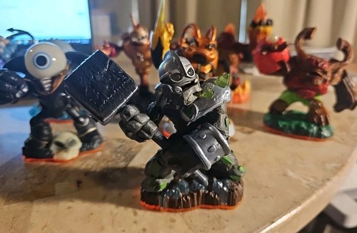 Skylanders Giants Master Giants Complete Set of 8. All Elements ...