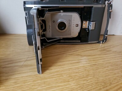 MINT VINTAGE POLAROID MODEL 150 LAND CAMERA | eBay