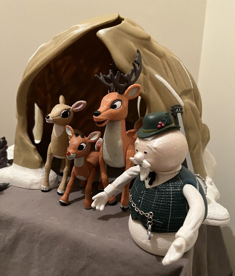 RUDOLPH FAMILY CAVE 10 PIECE LOT w WORKING CAVE & LIGHT UP NOSE | eBay