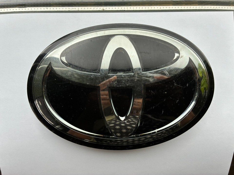 Toyota Genuine 53141-71010 Radiator Grille Emblem Land Cruiser Tundra ...