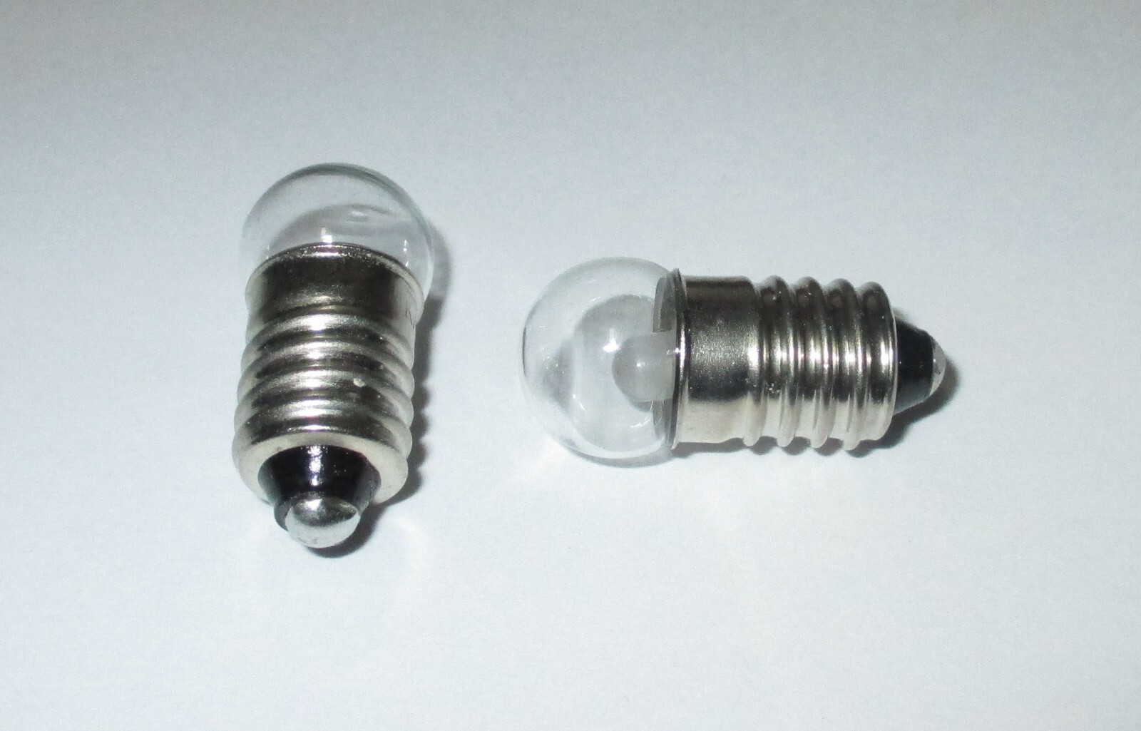 LED 3,5-4,5Volt Birnchen für E10 Fassungen 2 Stück NEU | eBay UK