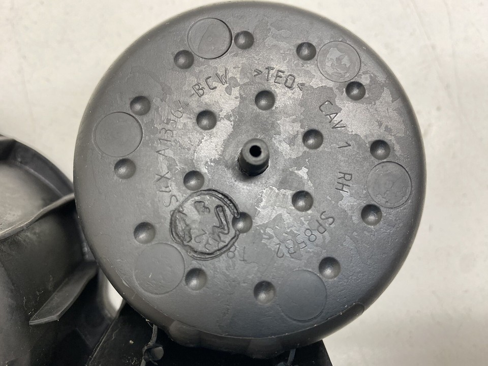 2002 - 2007 FORD FOCUS CUP HOLDER RUBBER INSERTS 02 03 04 05 06 07 L26 ...