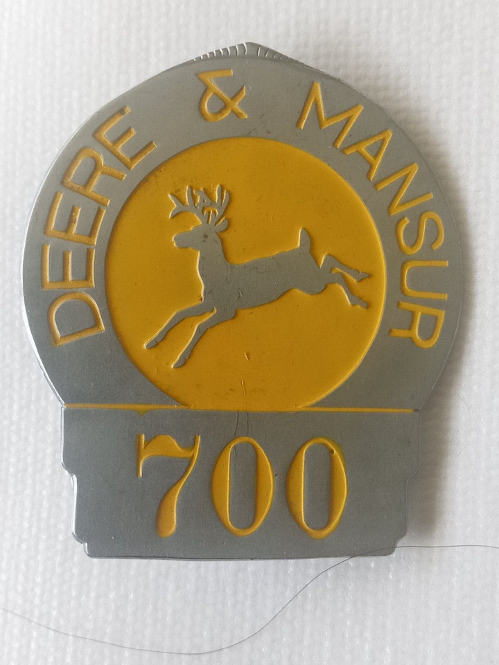 JOHN DEERE & MANSUR FACTORY EMPLOYEE BADGE PIN YELLOW #700 | eBay