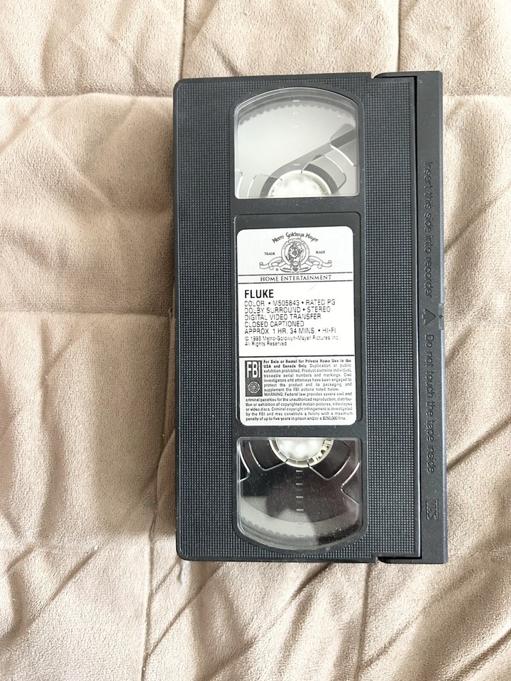 🐶 Fluke VHS 1996 Clamshell Family Entertainment Matthew Modine W1 ...