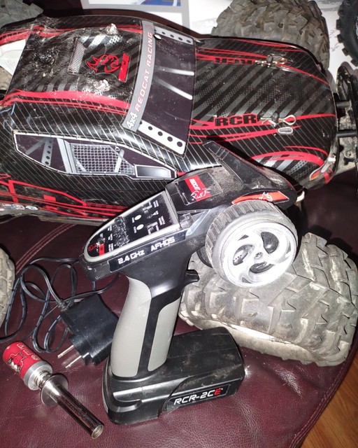 Redcat Racing Earthquake 3.5 1:8 Scale NITRO Remote Control Monster ...