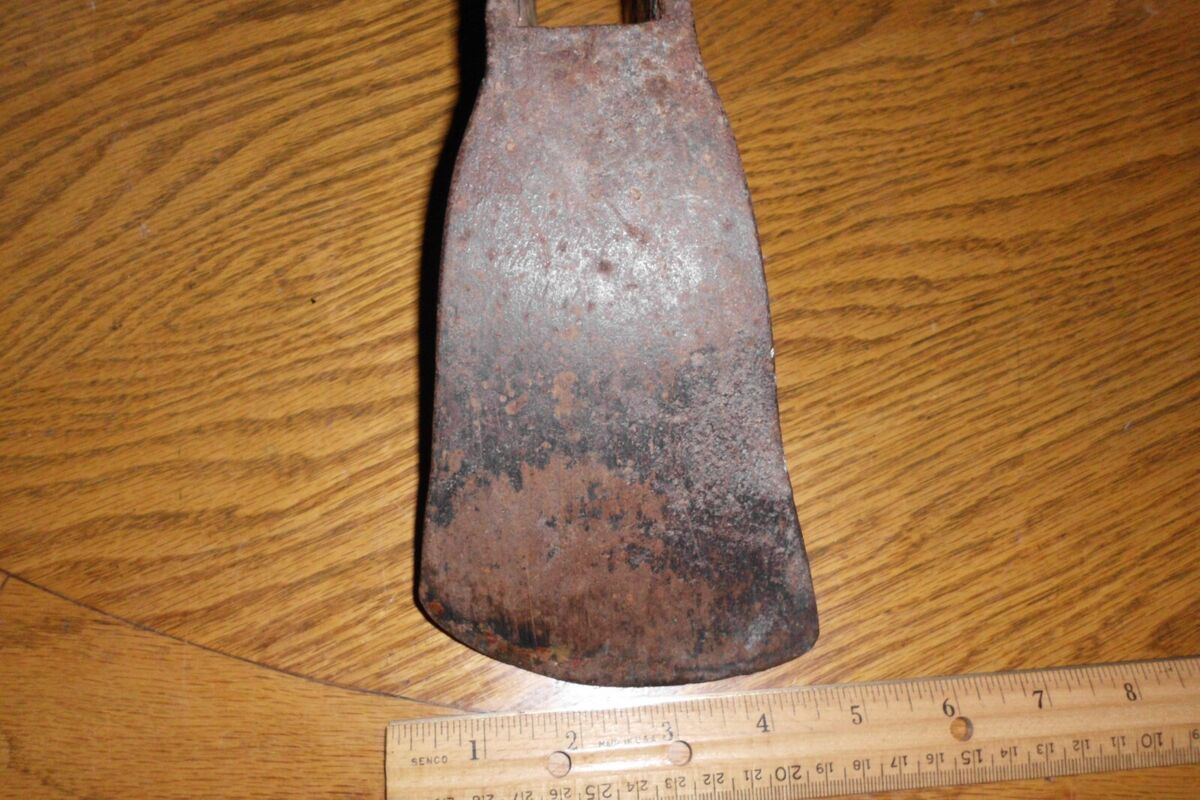 VINTAGE / ANTIQUE GRUB HOE PICK AXE HEAD TOOL HAMMER HEAD VINTAGE / ANTIQUE GRUB HOE PICK AXE HEAD TOOL HAMMER HEAD
