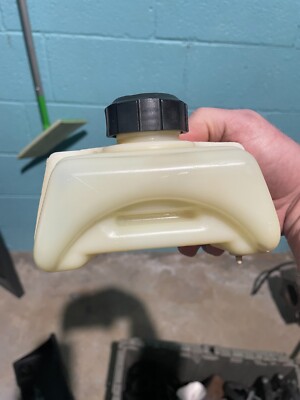 RYOBI 700R EZ 31CC Grass Trimmer fuel gas petrol tank assembly | eBay