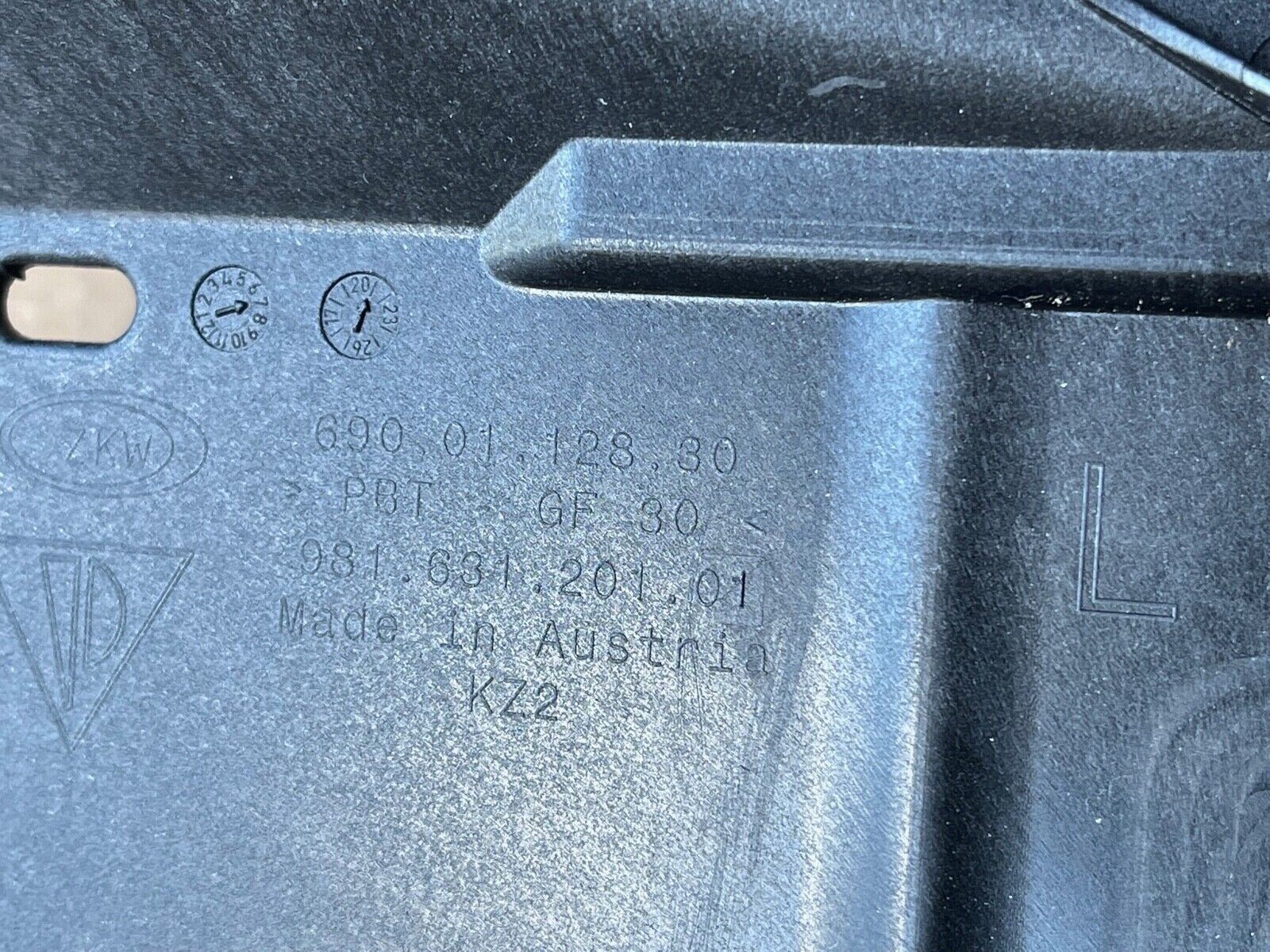 Porsche 981 Headlight Bracket Tray Retainer 98163120101 Cayman Boxster ...