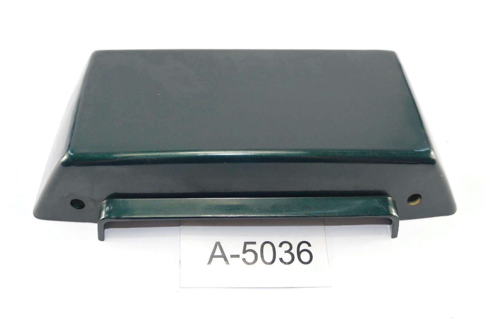 Triumph Trident 900 T300 Bj. 92 - rear fairing center connector A5036 ...