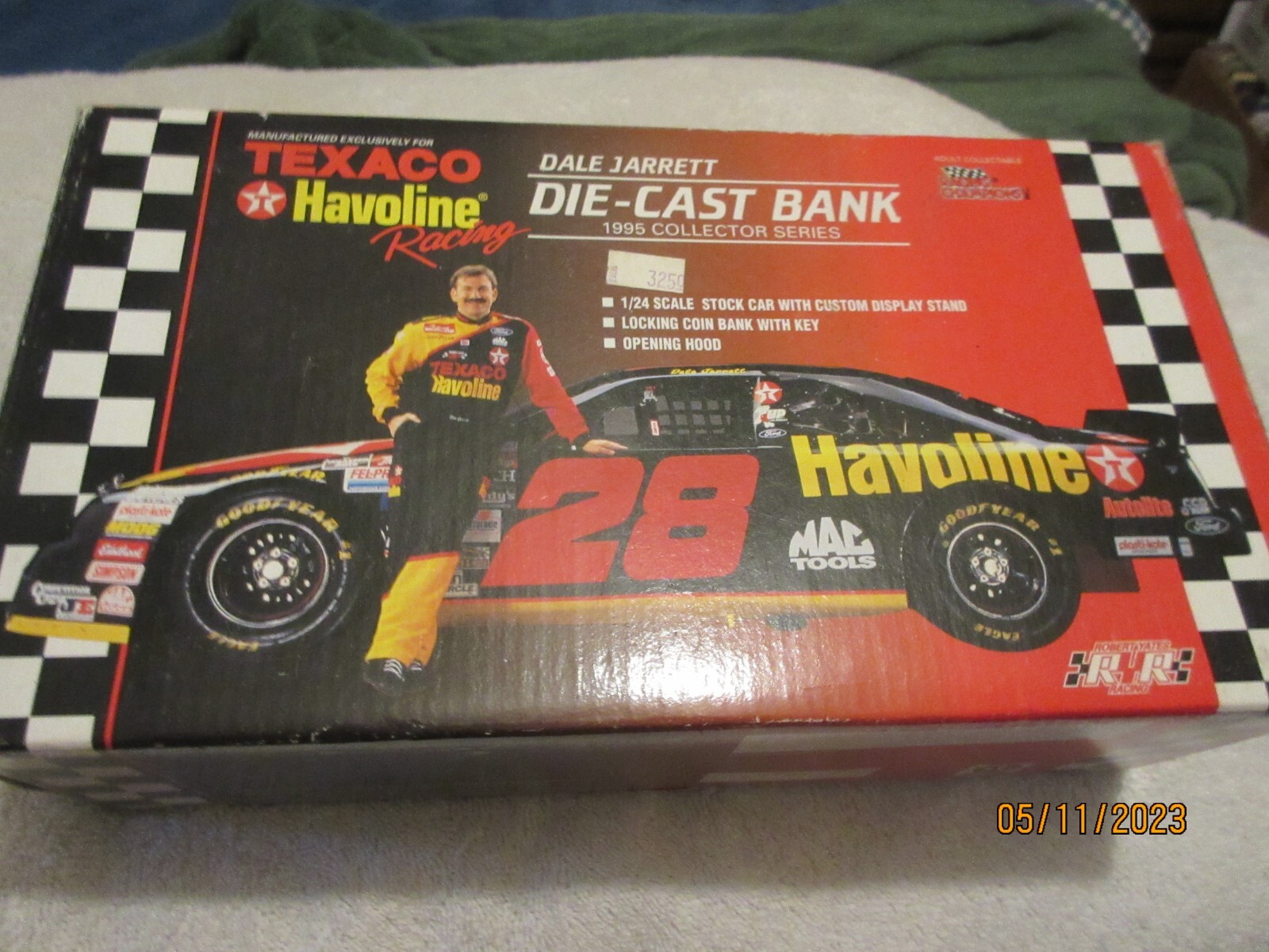 RACING CHAMPIONS TEXACO/HAVOLINE #28 DALE JARRETT 1:24 SCALE DIECAST ...