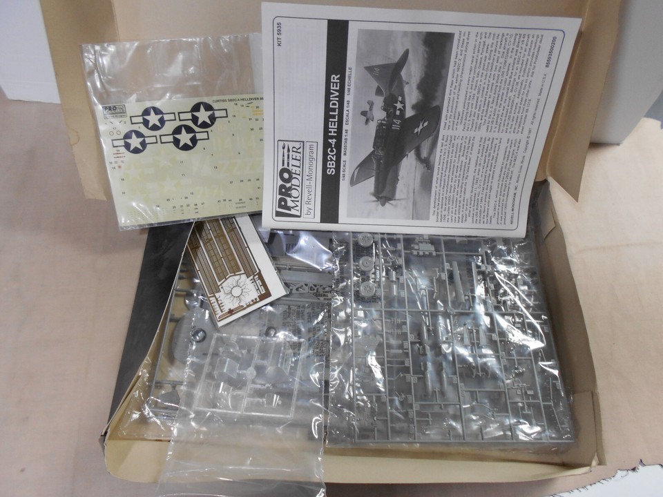 Monogram Pro Modeler SB2C-4 Helldiver 1/48 | eBay