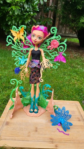 Monster High Garden Ghouls Treesa Thornwillow Growing Tree Doll ...