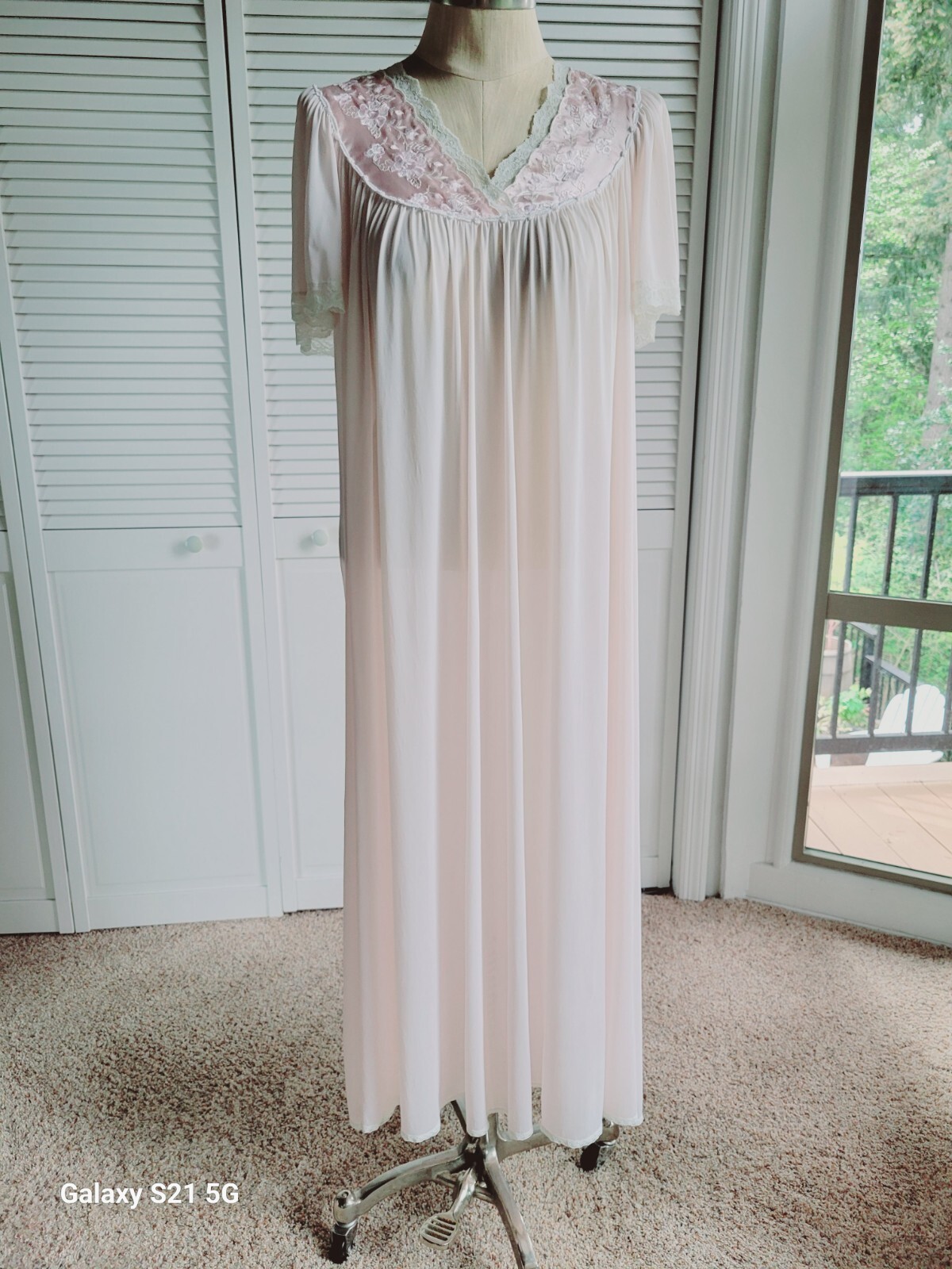 Vintage Miss Elaine Silky Nightgown Flutter Sleeve Pi… Gem