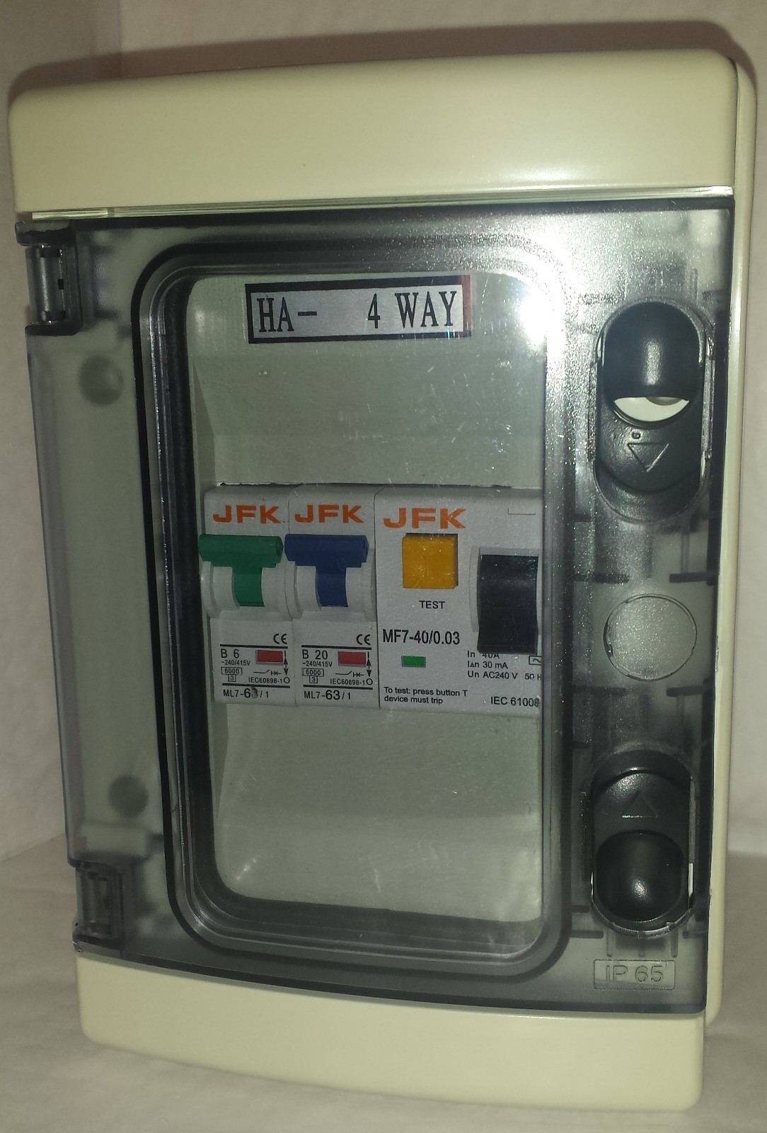 Garage Consumer unit IP65 40amp 30ma RCD + 6+20amp or 6+32amp type b ...