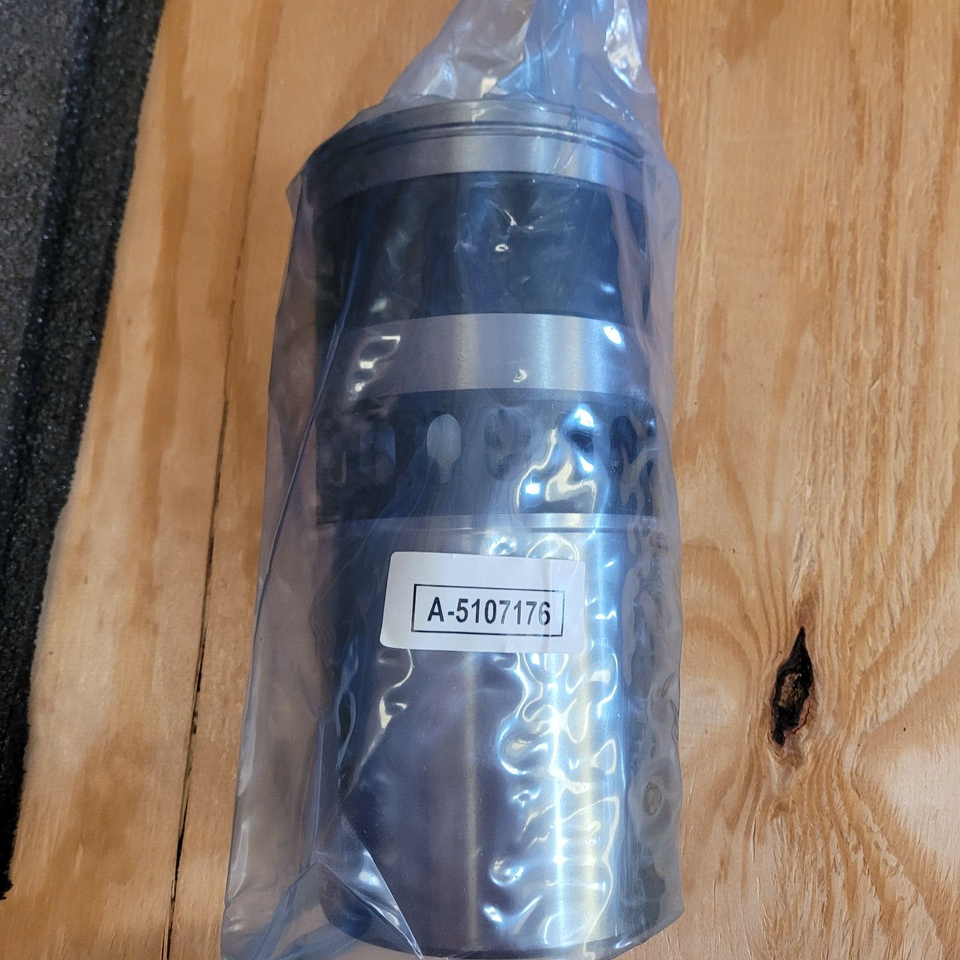 6CT. DETROIT DIESEL ENGINE 8V92 A-5107176 PISTON CYL. SLEEVE OSHKOSH ...