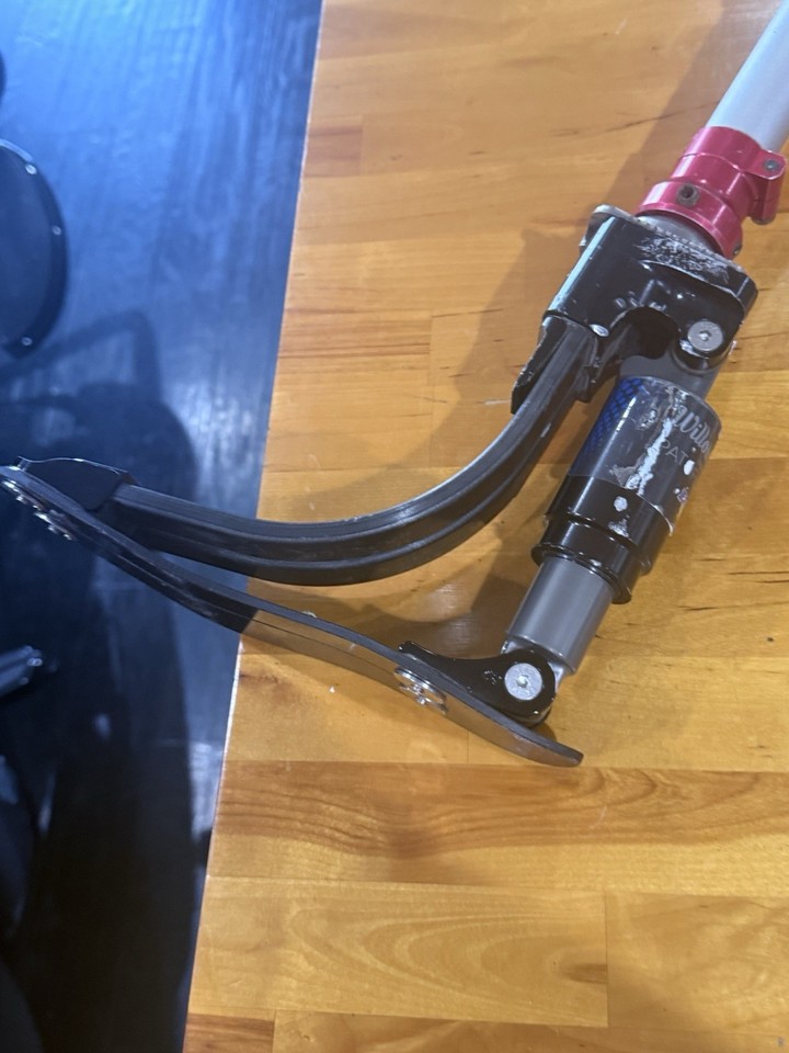 Prosthetic leg. graph lite prosthetic knee And Pathfinder Foot | eBay