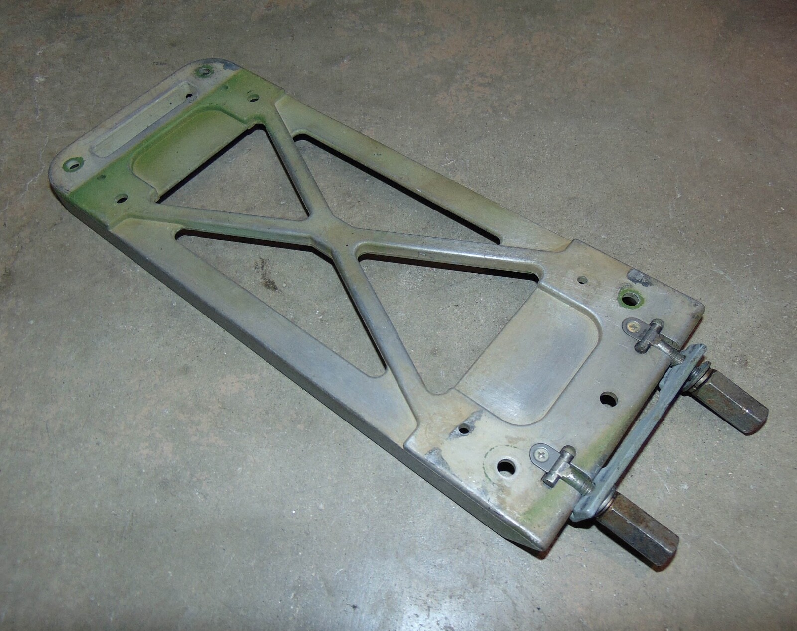 Military Aircraft IFF Transponder Radio Mounting Tray, Avionics PN MT ...