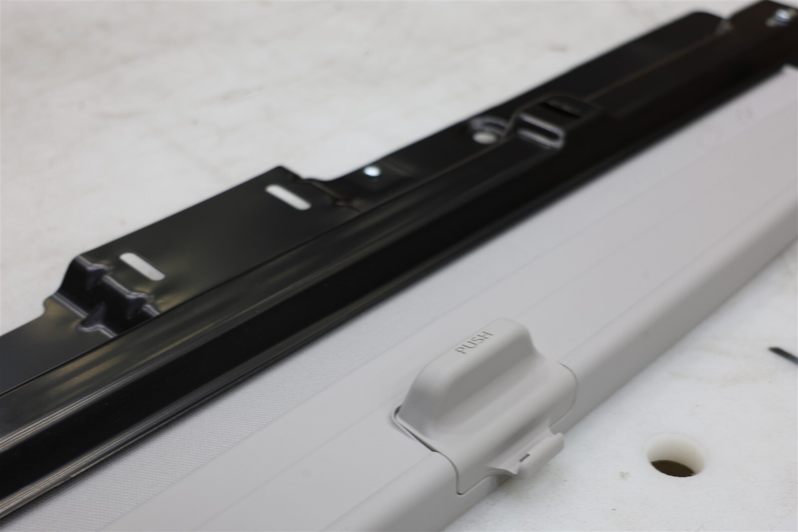 NEW OEM GM Sunroof Sunshade Ash Gray 84767836 Chevrolet Traverse 2018 ...