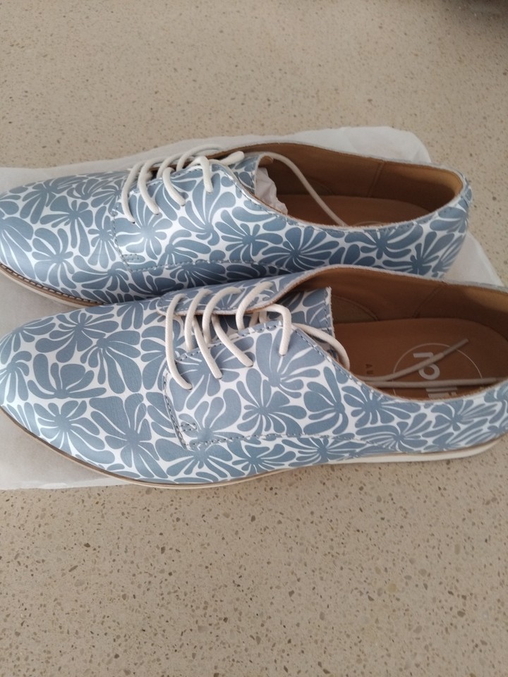 ROLLIE DERBY (NEW) SIZE 41 BLUE FLOWER | eBay Australia