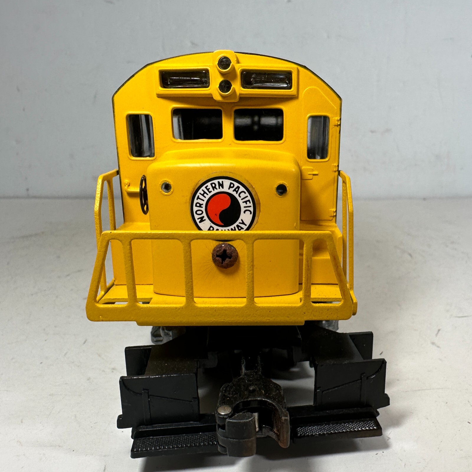 Lionel 6-8858 O Gauge Northern Pacific NP U36B Locomotive Non-Powered ...