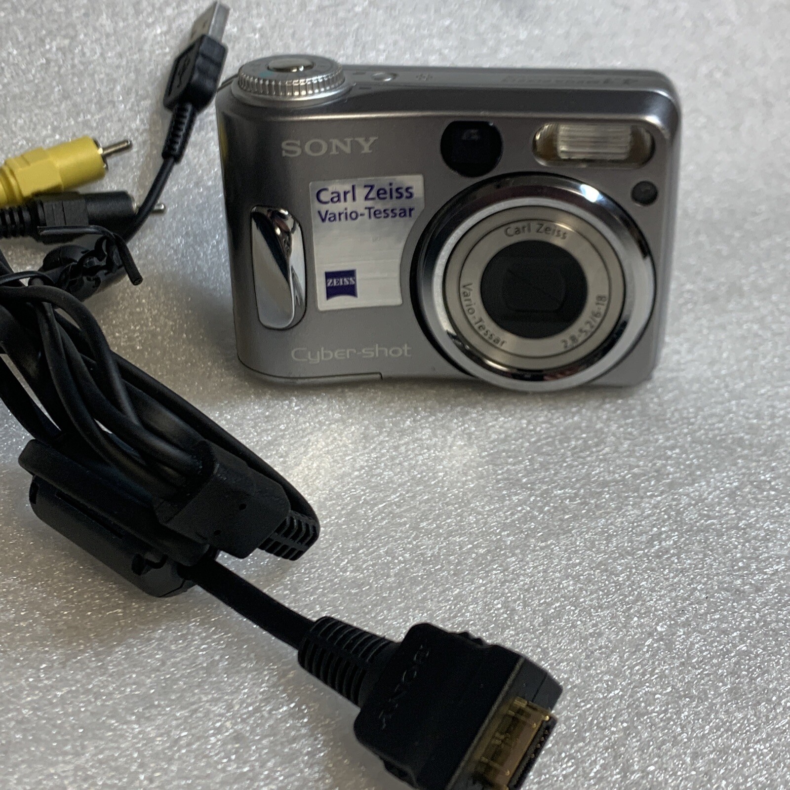 Sony Cyber-shot DSC-S60 4.1MP Digital Camera - Silver for sale online ...