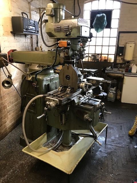 Condor Vertical Milling Machine Ser. No. 1047 with 50 x 10" Table & DR ...