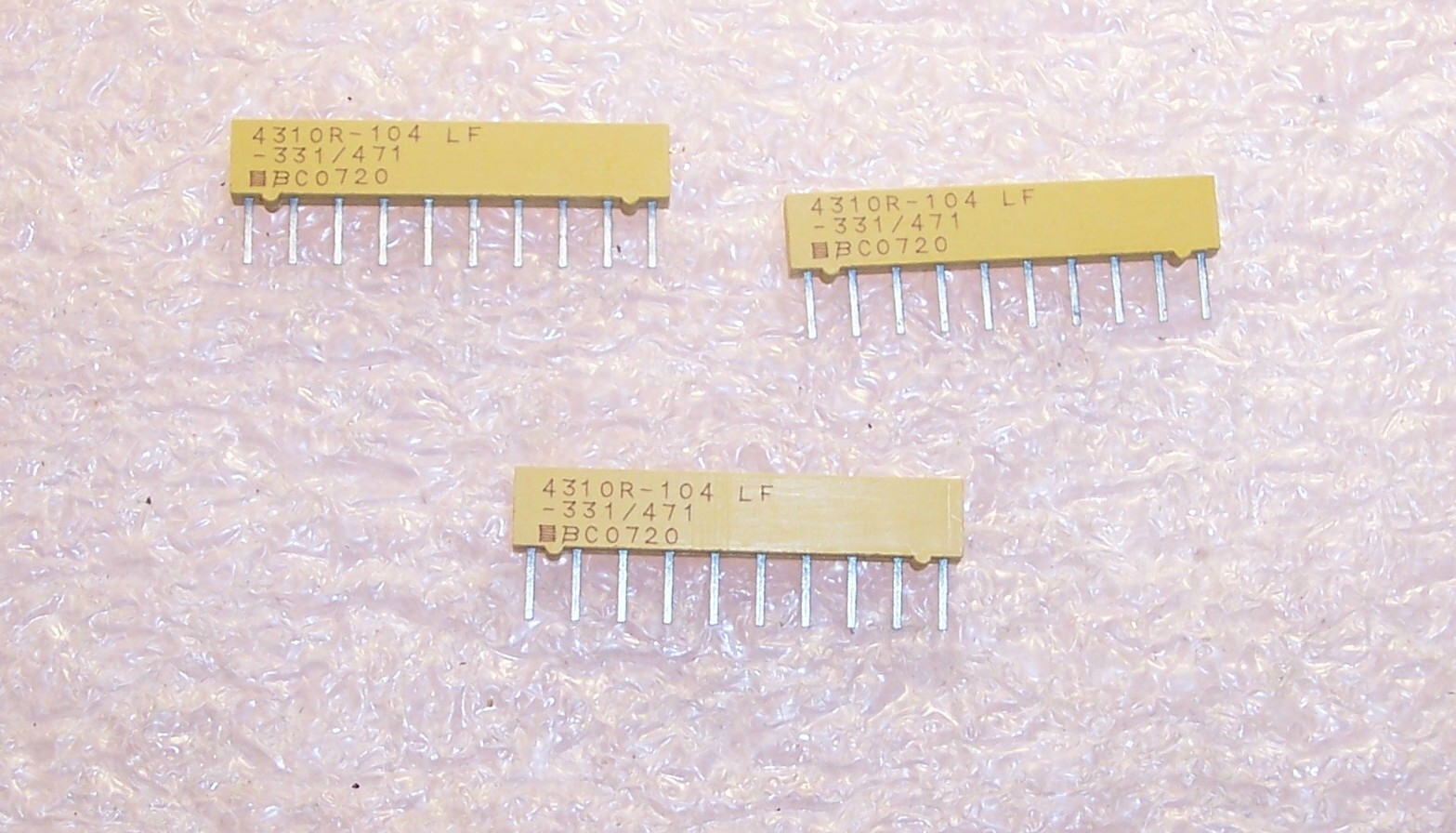 QTY (80) 330 Ohm 470 Ohm 10 PIN MOLDED SIP RESISTOR NETWORKS 4310R-104 ...