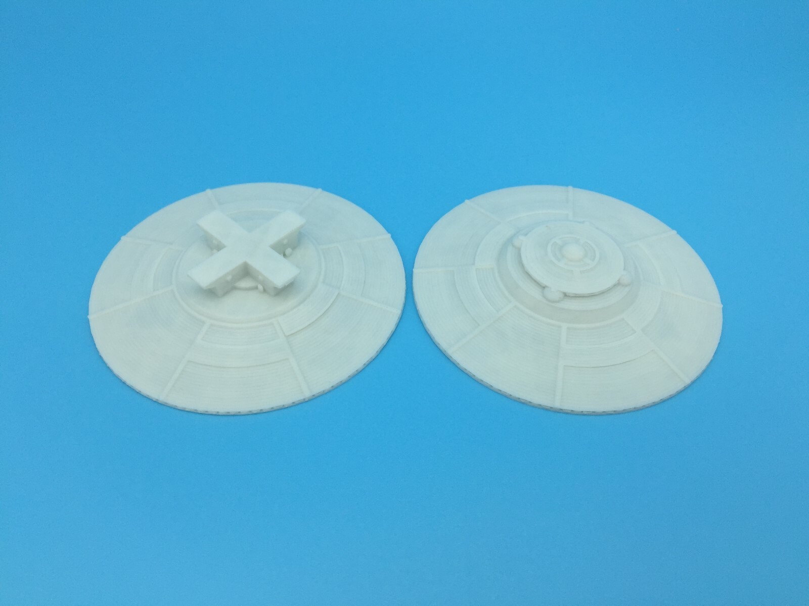 UFO Flying Saucer Alien Space Ship - HO Scale 1:87 - GLOW in the DARK ...