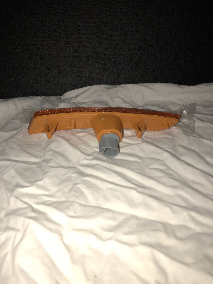 23169181 Cadillac CTS ATS Chevrolet Camaro OEM Left Side Marker Lamps ...