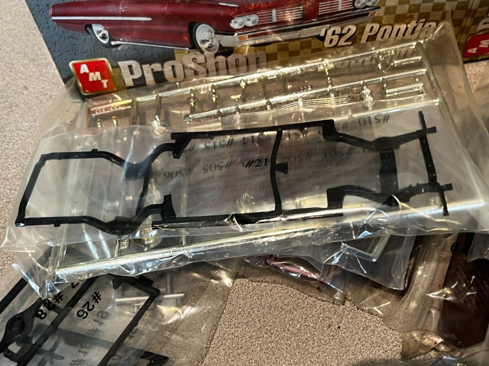 AMT 1962 Pontiac Catalina - Pro Shop Series 1/25 Scale Plastic Model ...