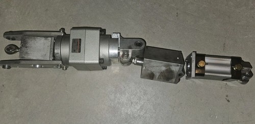 Chuck E Cheese Studio C Chuck Animatronic Arm 32m | eBay