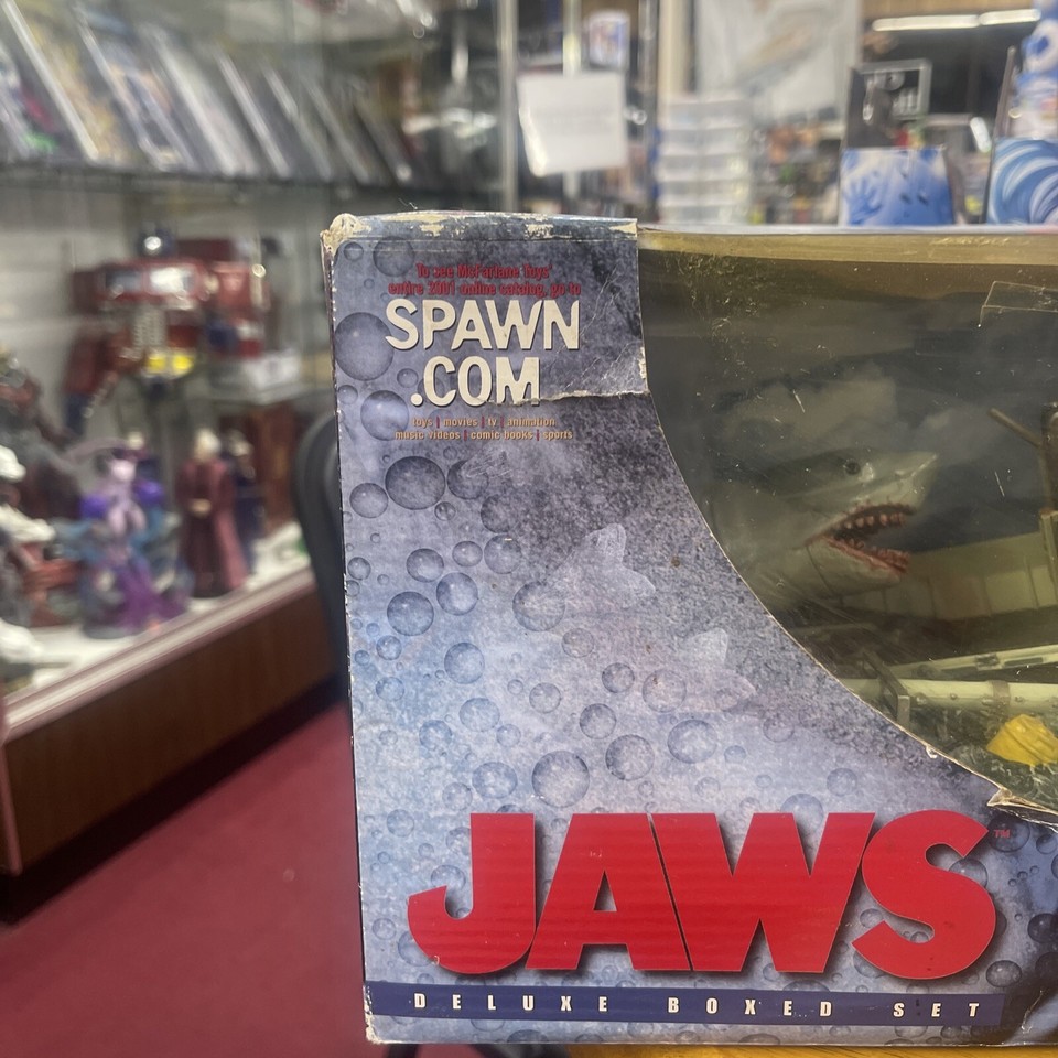 MCFARLANE MOVIE MANIACS JAWS DELUXE BOXED SET 2001 SEALED BOX DAMAGE ...