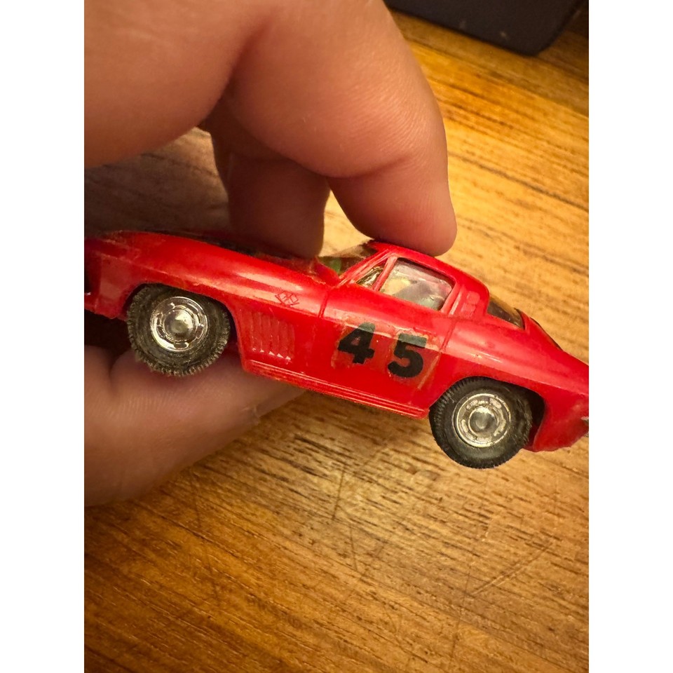 The Lindberg Series 3 Toy Car Mini Lindy 1967 Red Corvette Stingray ...