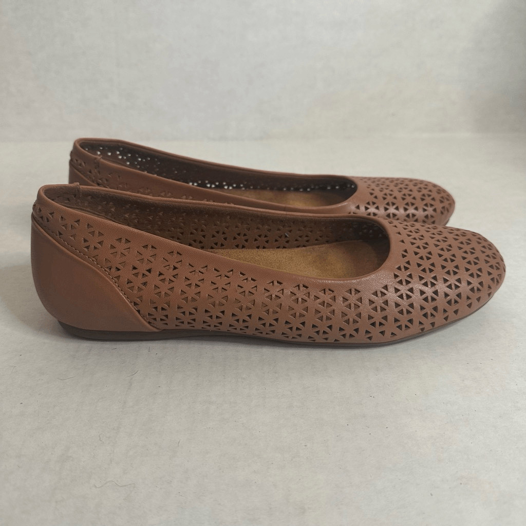SoftWalk Sonoma Ballet Flats Tan Laser Cut Size 8.5 N… - Gem