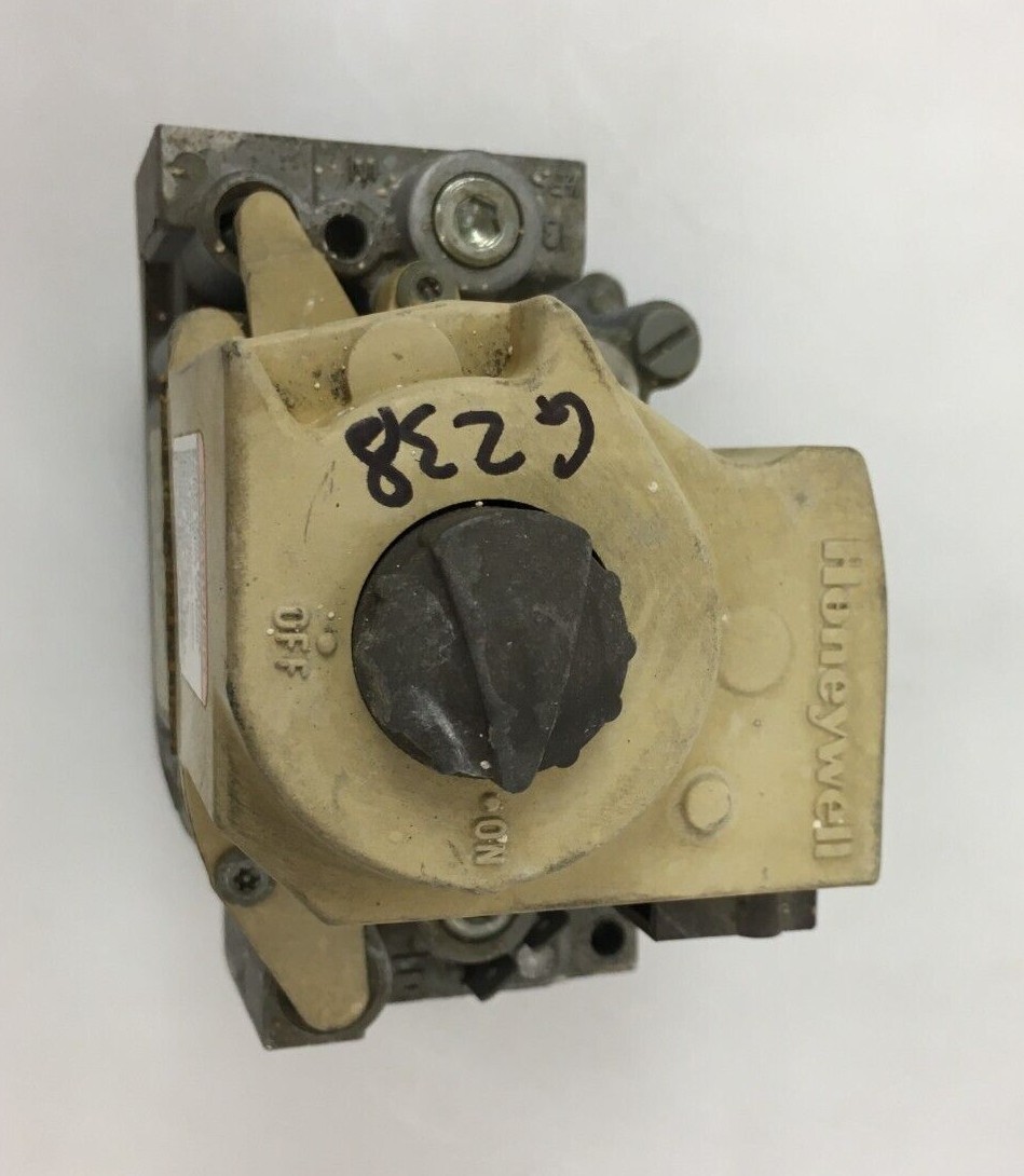 Honeywell VR8205A2008 HVAC Furnace Gas Valve inlet and outlet 1/2" used ...