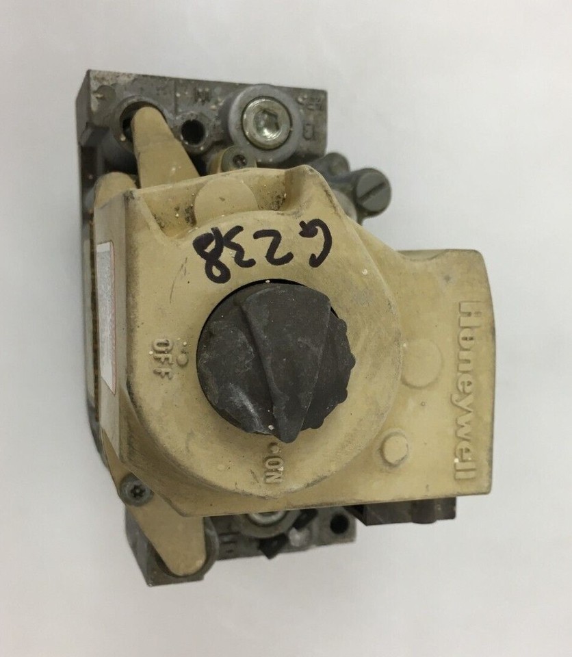 Honeywell VR8205A2008 HVAC Furnace Gas Valve inlet and outlet 1/2" used ...