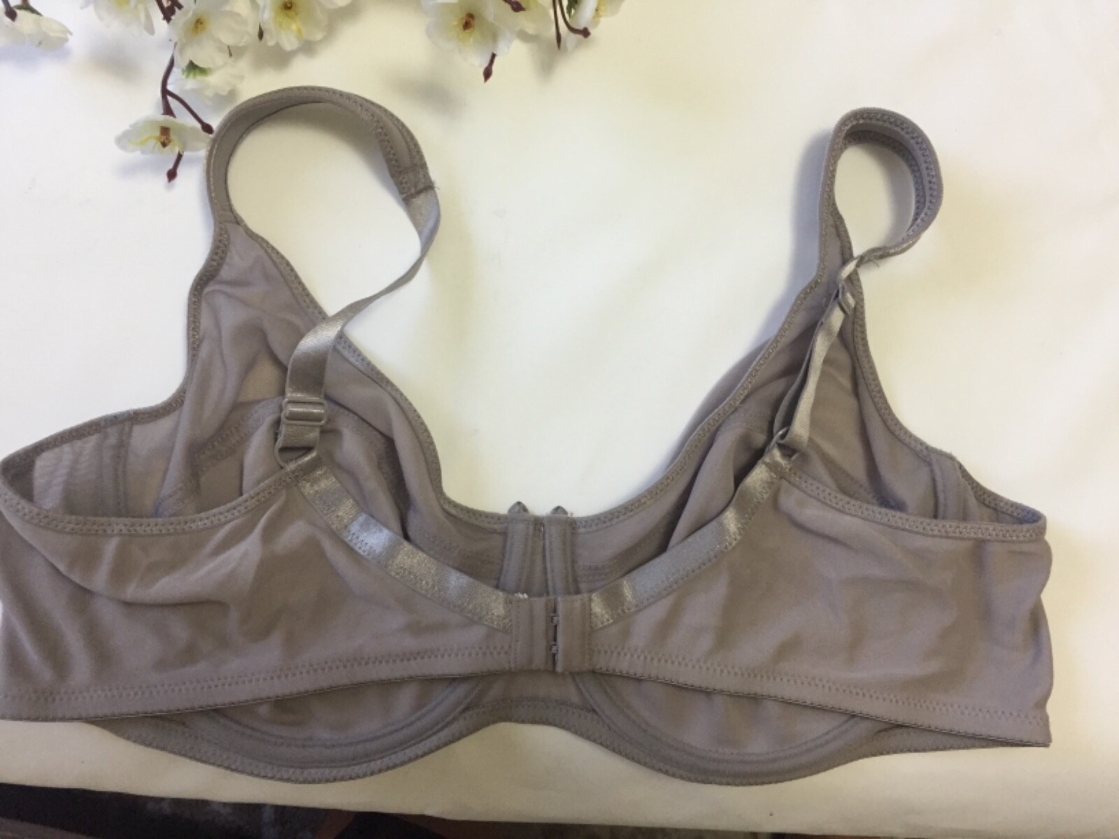 Label teared Bra size it 8d us 44d eu 100d Unpadded underwired gray | eBay