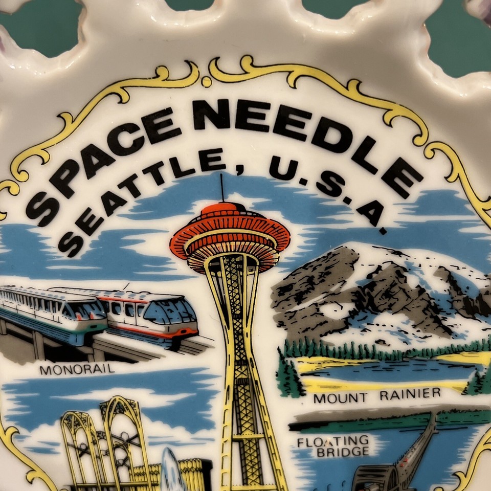 Vintage Souvenir Plate Travel 8” SPACE NEEDLE SEATTLE Mount Rainier ...