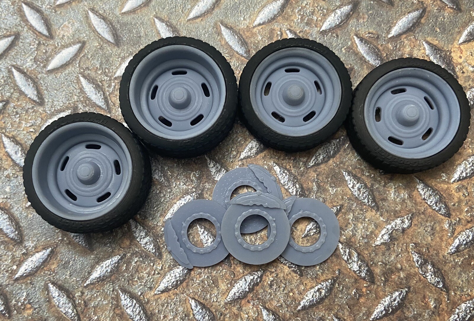 Resin 1/24: 21/20 Scale Inch Chevy Rally Wheels With Wide Rear Tires. 1 ...