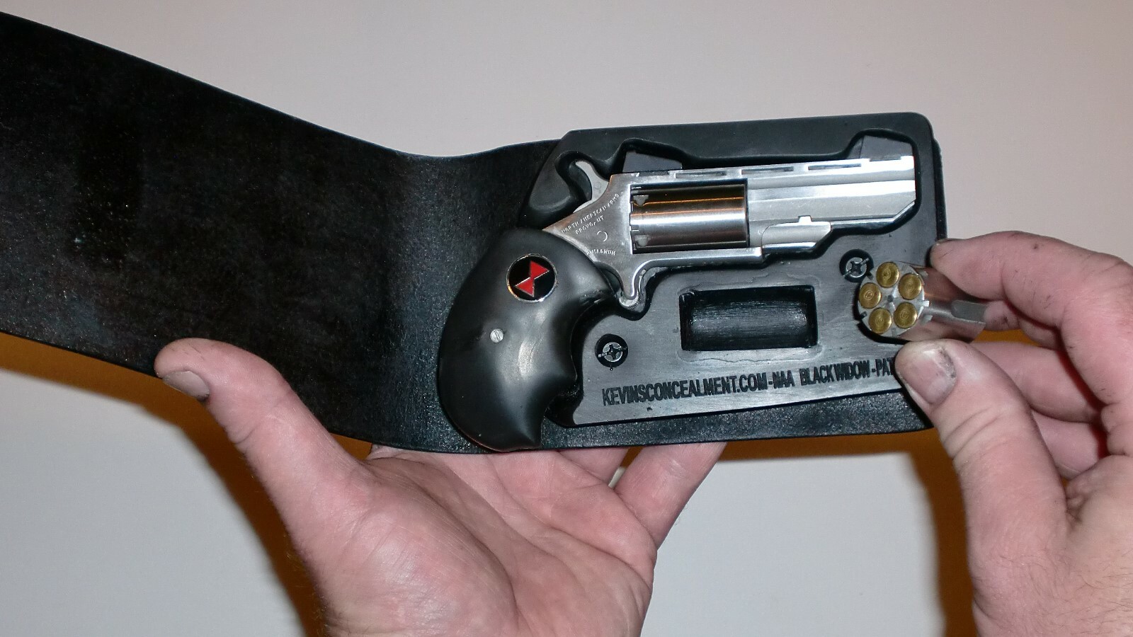 Kevin's Wallet/Pocket Holster - NAA Black Widow/Green Huntsman | eBay