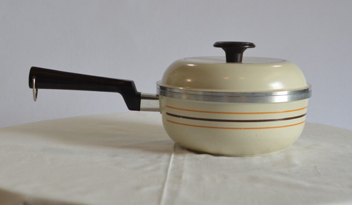 Vintage Regal Ware Almond Striped Cast Aluminum 2 Quart 8” Sauce Pan w ...