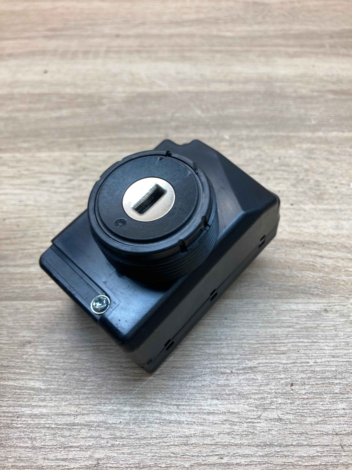 3330 0101 4200 Volkswagen Audi Seat Skoda Ignition Switch Lock Control ...