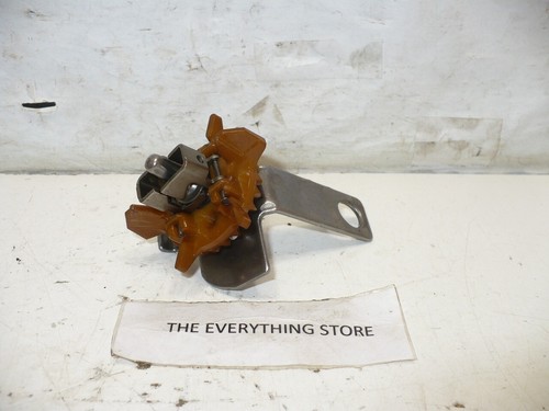 BRIGGS AND STRATTON #31C707 3346 G5 ENGINE GOVERNOR OIL SLINGER USED ...
