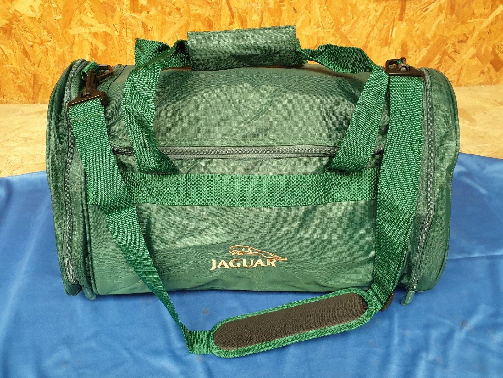 Jaguar Holdall Bag Green With Leaping Jaguar Logo BAG7 for sale online ...