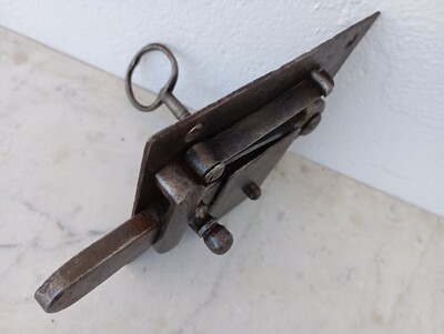 DOOR LOCK & KEY HASP SHUTTER HOOK LATCH RABBIT CATCH LOCKING ANTIQUE ...