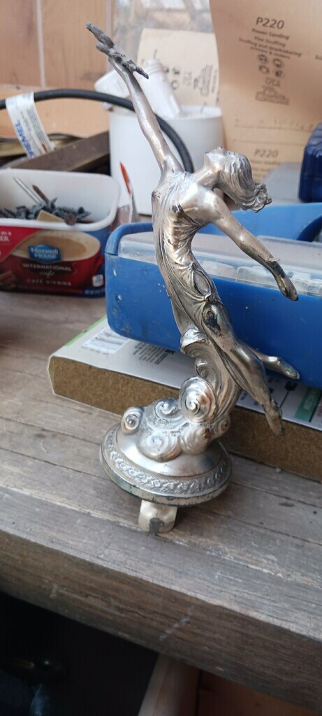 VINTAGE 1931 FAME RADIATOR MASCOT HOOD ORNAMENT w/ GOLD PEERLESS EMBLEM ...