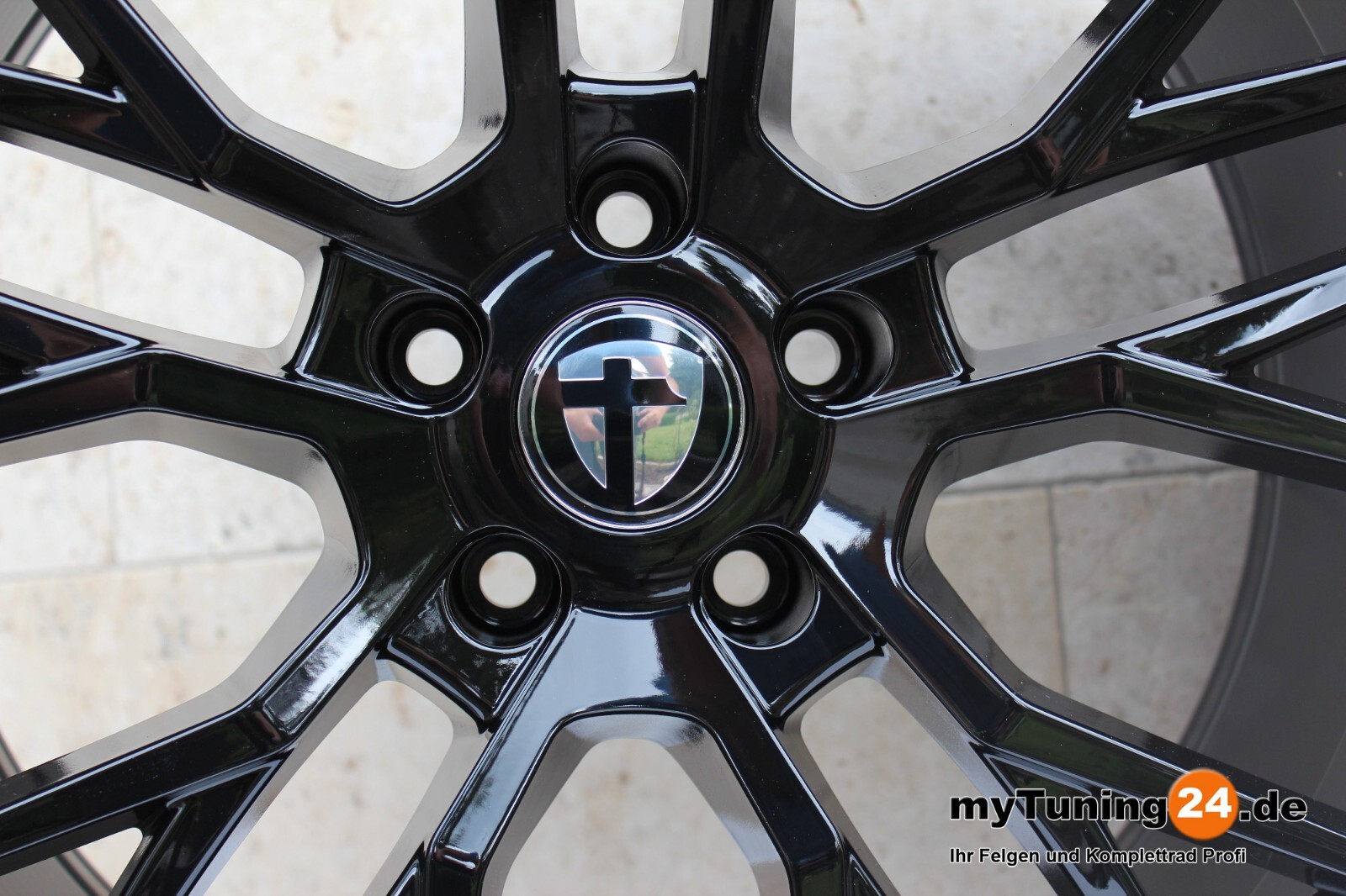 Tomason TN23 Schwarz glänzend - 9,5x20 ET45 5x114,3 für Tesla Model Y ...