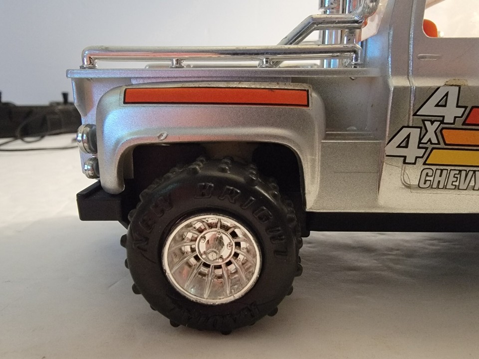 Vintage New Bright Remote Control Chevy Sport 4x4 Truck Off Road Silver ...
