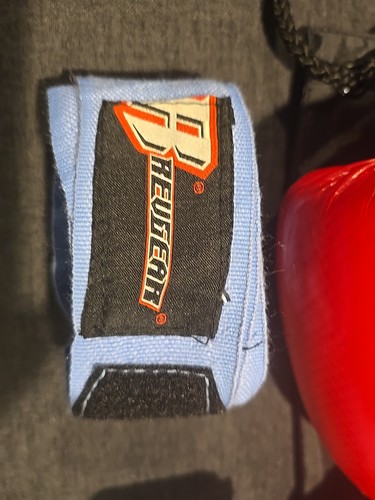 Triumph United 14 oz Muay Thai Kickboxing Boxing Gloves RED W Bag And ...