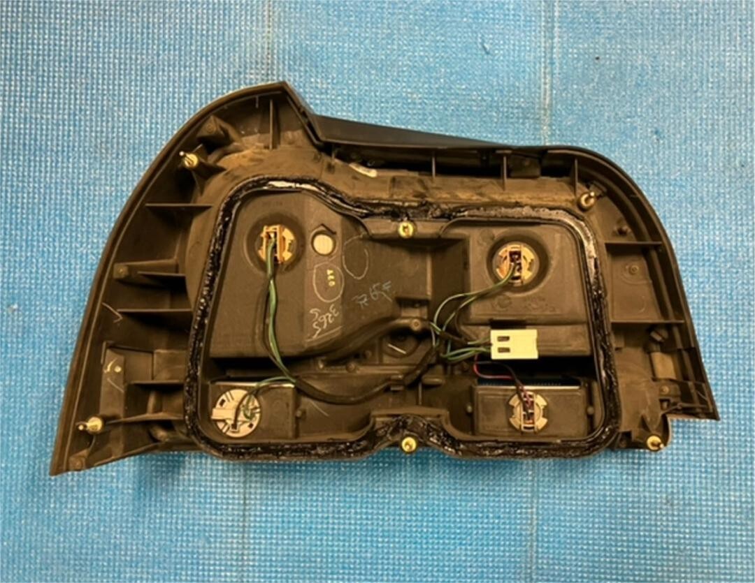 Nissan Skyline ER34 Genuine 4DR Left & Right Tail Light Lamp Set RHD ...